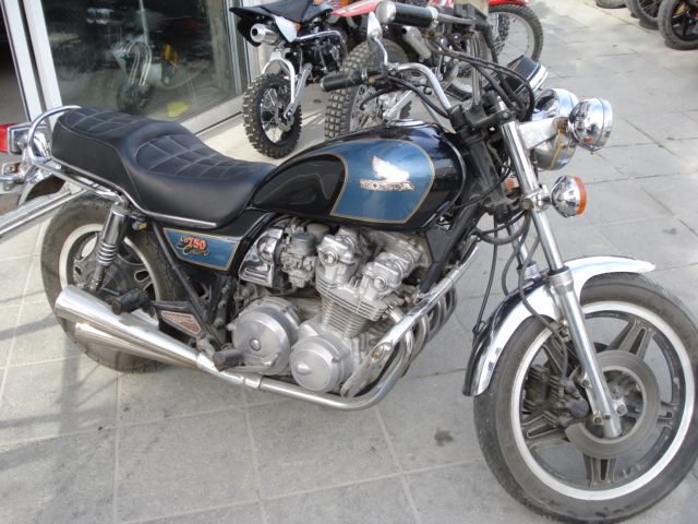HONDA CB 750 CUSTOM [#669EN] | Cyprus Motorcycles