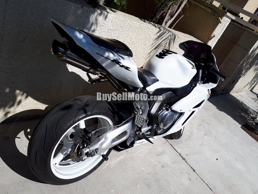 HONDA CBR1000RR FIREBLADE 2005 [#21381EN] | Cyprus Motorcycles